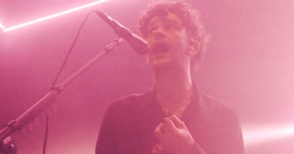The 1975 lead singer kisses male fan in Dubai to protest of UAE's anti ...
