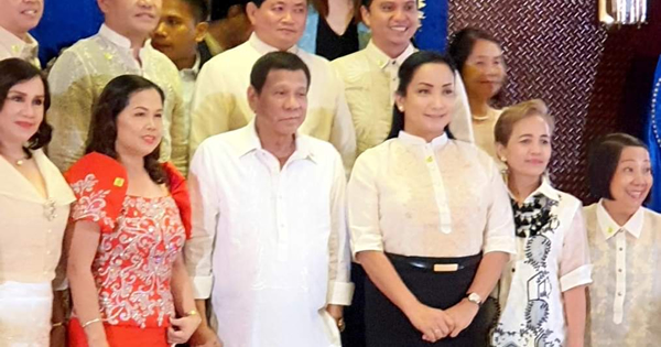 Philippines president appoints transgender woman to government